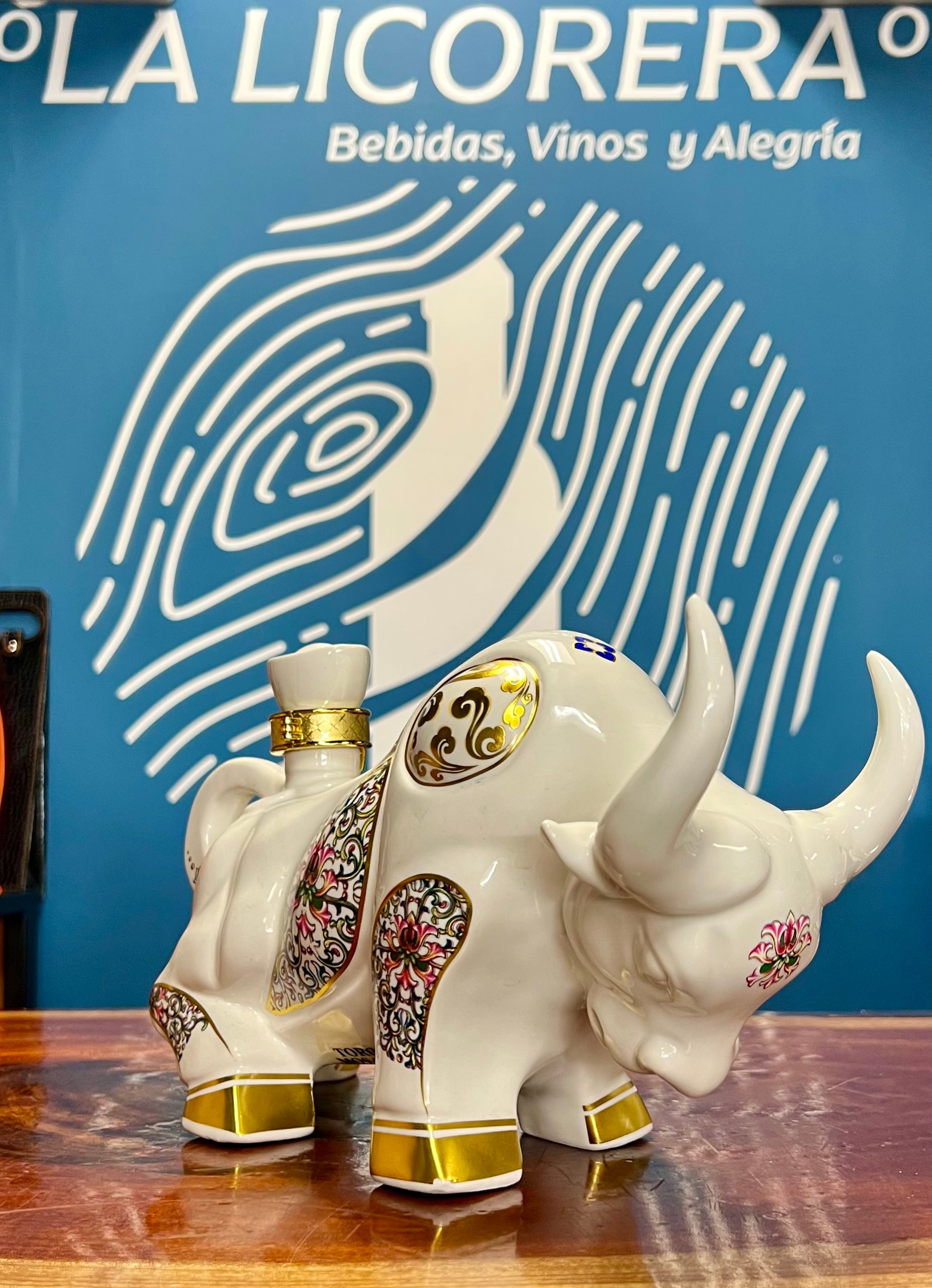 Toro Mosaico Whiskey Bourbon – La Licorera